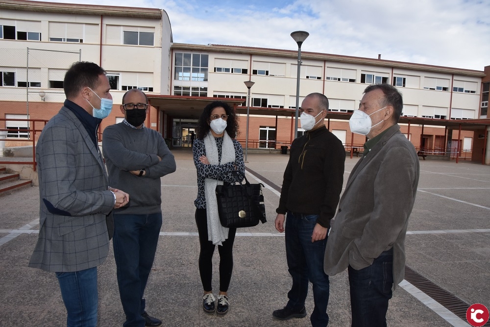 L'alcalde sol licita que l'institut del Pinós compte amb un nou cicle formatiu d'Enologia i Olis ...