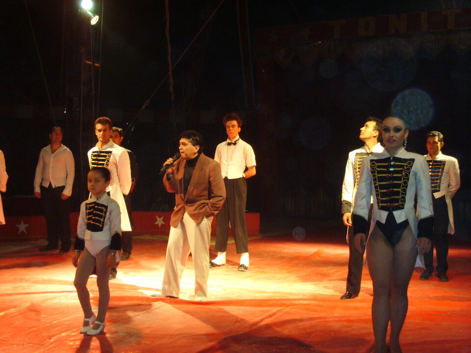 ANGEL CRISTO: "ENTRAR AL CIRCO ES ENTRAR AL REINO DE LOS CIELOS ...