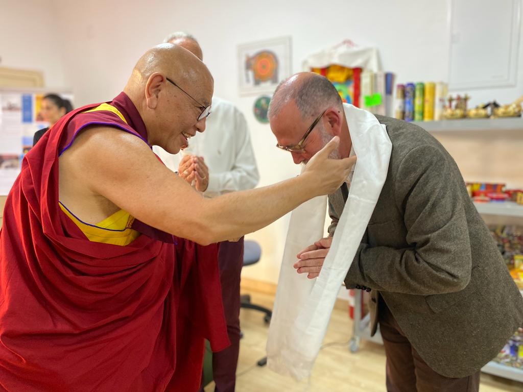 Visita El Campello el lama tibetano Jhado Tulku Rimpoché, que bendice ...
