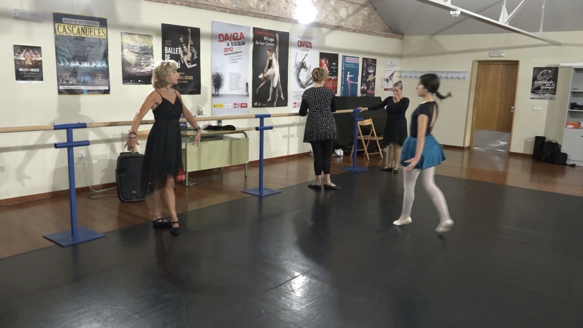 ¿Conoces el Ballet para personas adultas del Conservatorio de Villena? Te lo mostramos ...